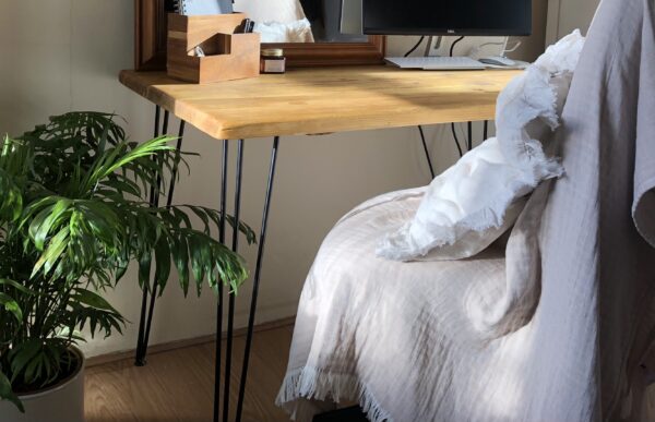 Best Desks for Small Spaces in Your Home Office - Project Reclaim